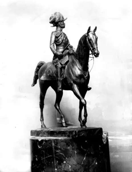 Equestrian statue of Lord Kitchener Our beautiful Wall Art and Photo ...
