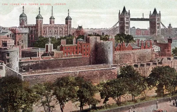 London, the Tower and Tower Bridge Date: circa 1905
