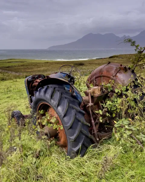 Rusty Tractor Wallpaper 2,150 Tractor Rusted Stock Photos Free