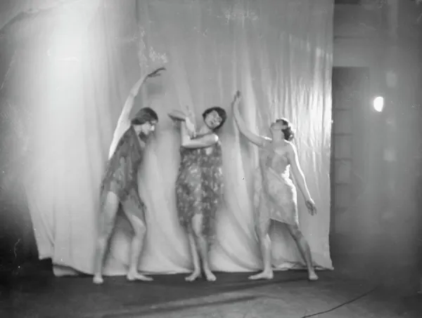 Elizabeth Duncan dancers and children Our beautiful Wall Art and Photo ...