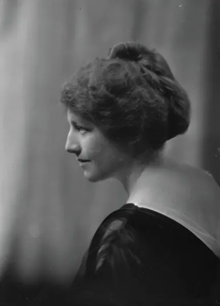 Miss Rachel Harris, portrait photograph, 1919 Mar. 3
