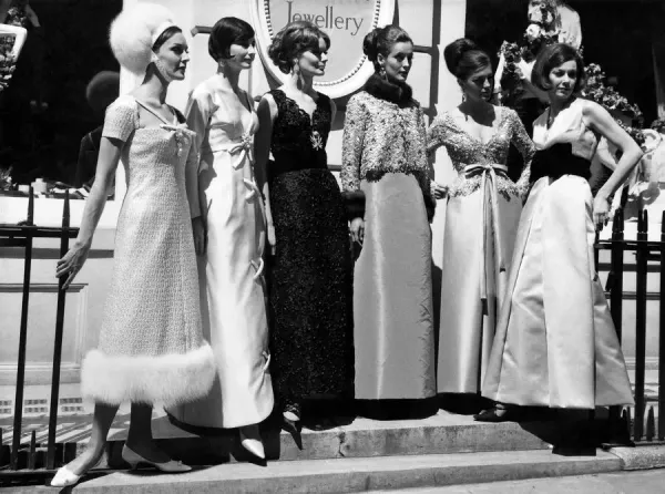 Women fashion 1960 store